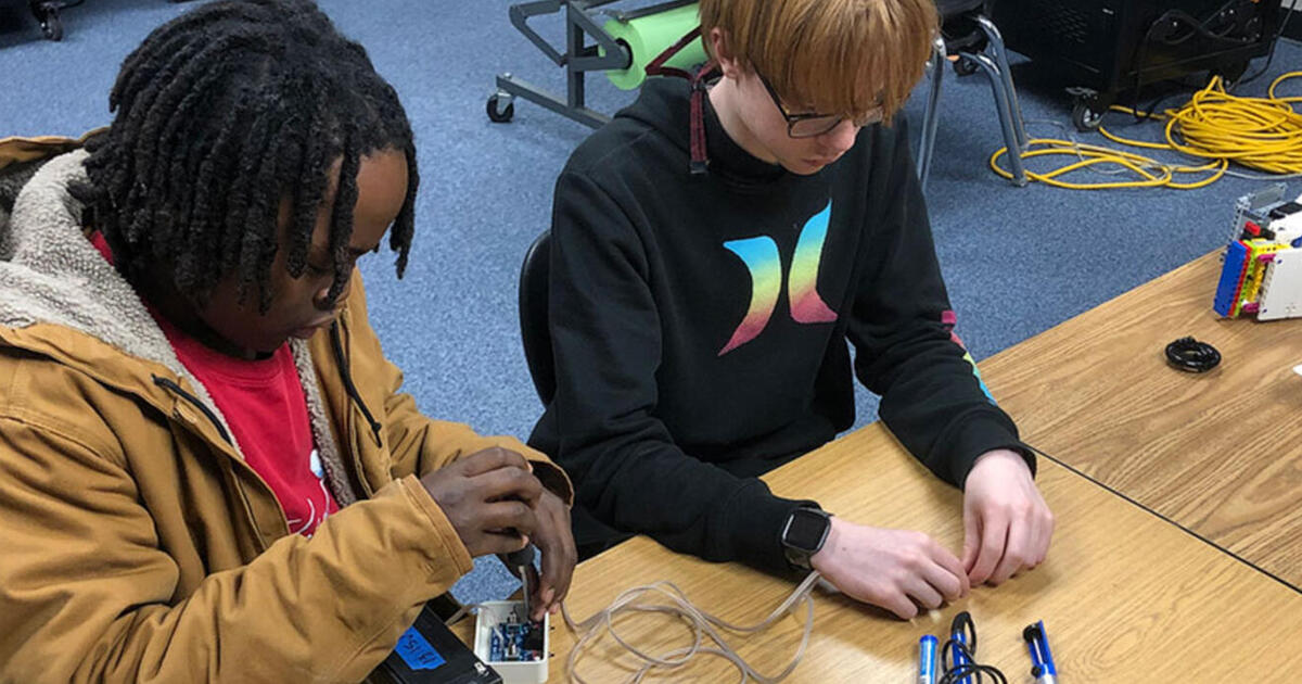 Middle school robotics team reaches international competition | College ...